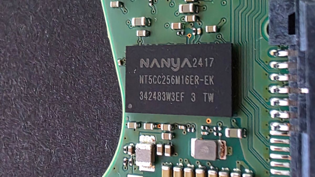 Seagate IronWolf Pro 30TB HDD Review: Seagate Drops the HAMR with the ...