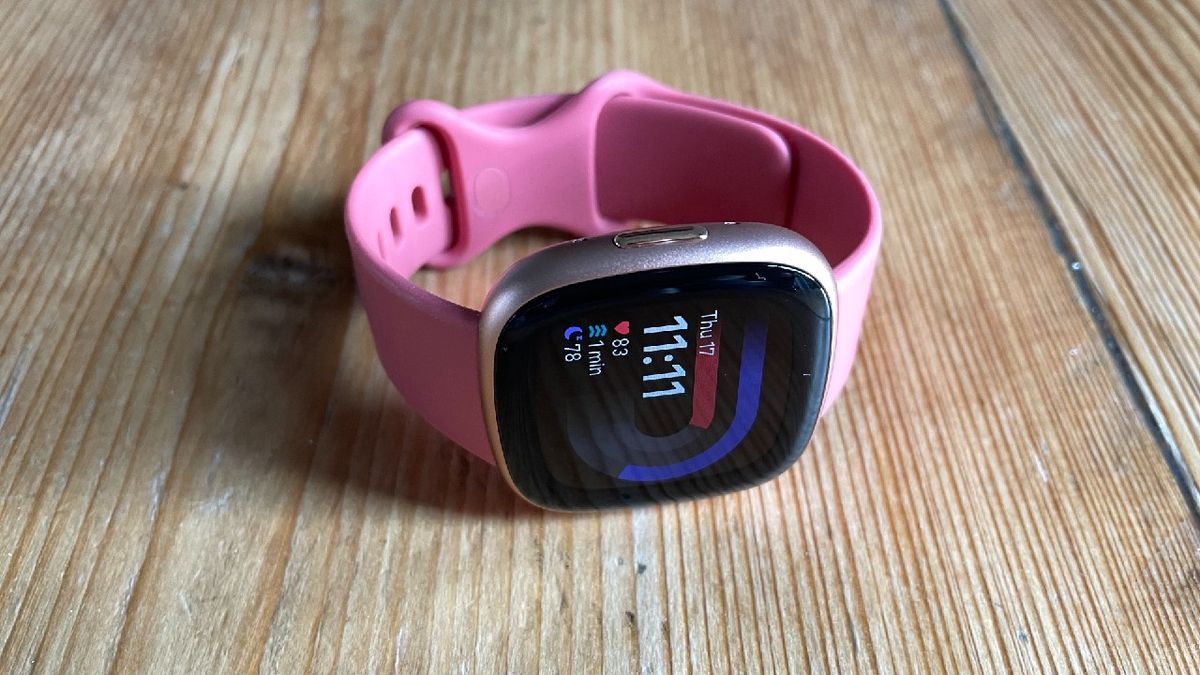 Fitbit Versa 4 Review | Coach