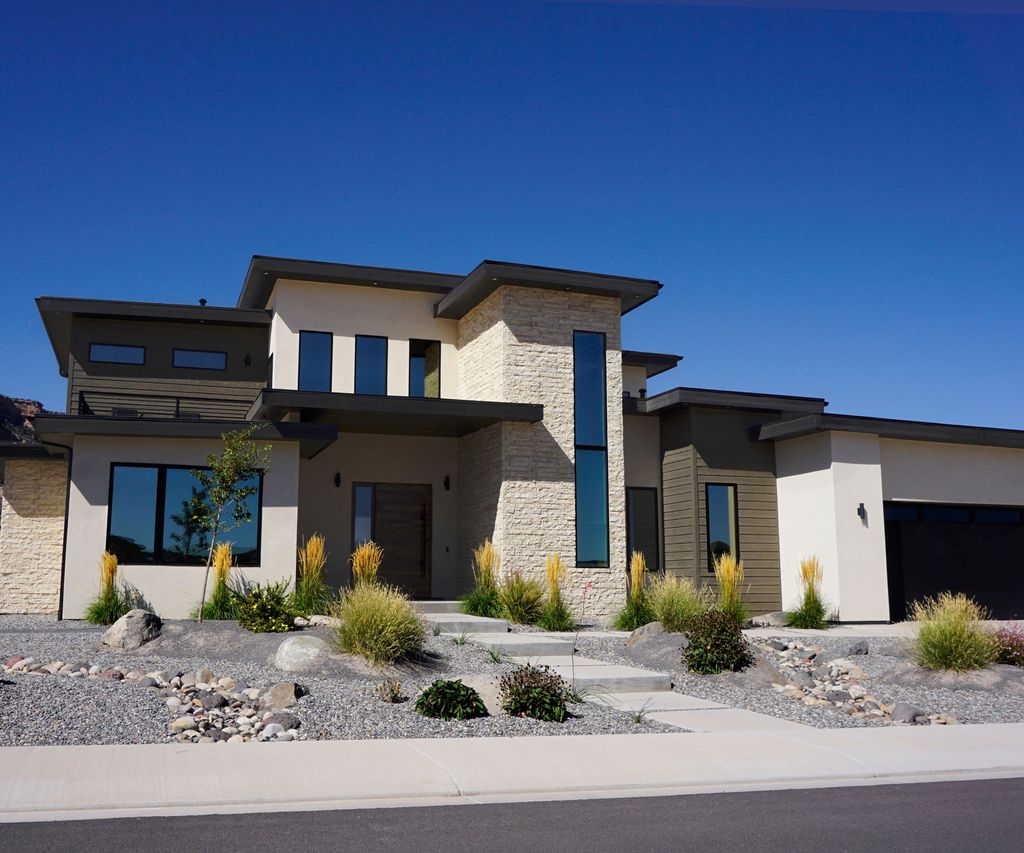 No-grass front yard ideas: 10 ways to say goodbye to a lawn | Homes and ...