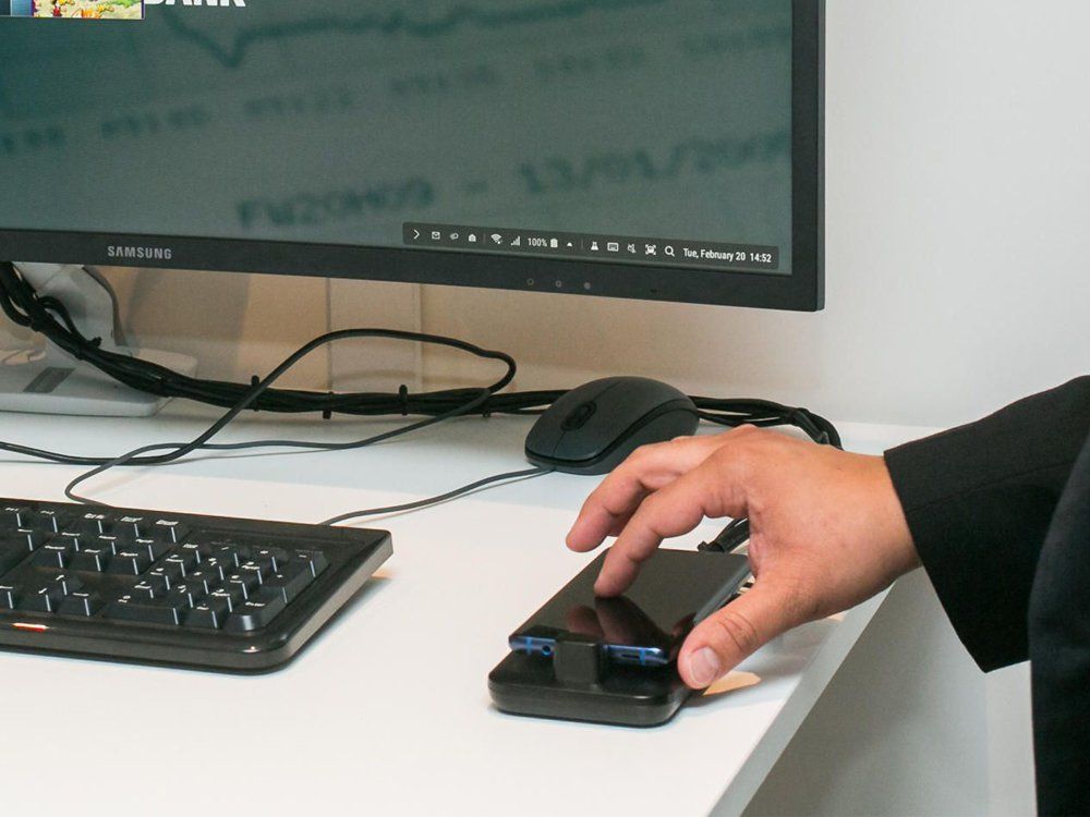 The $53 DeX Pad turns your Samsung smartphone into a desktop computer ...