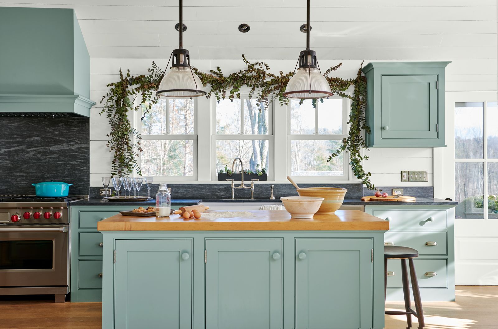 The 13 Most Popular Benjamin Moore Paint Colors | Livingetc