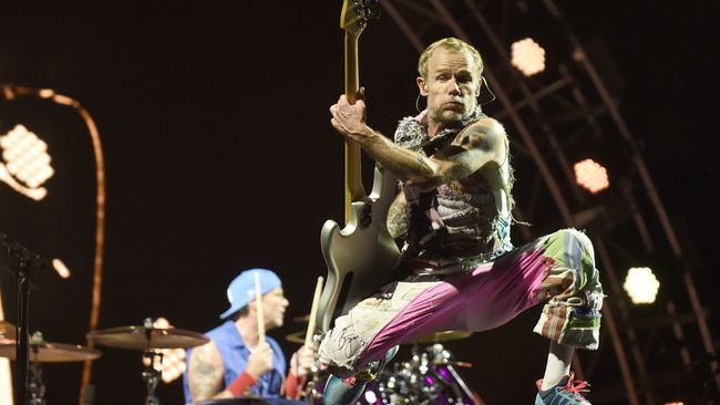 Flea on philosophy, gear and Acid For The Children | Guitar World