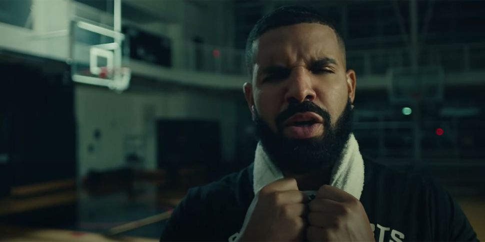 Drake Looks Fit And Healthy In Post-Surgery Photo But Fans Can't Stop ...