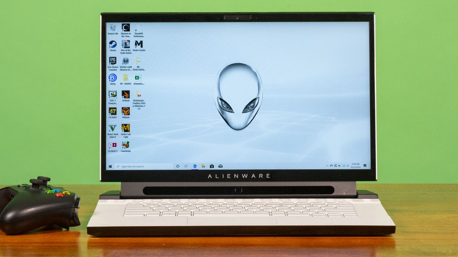 Alienware m15 R2 Review: Spartan Spaceship - Tom's Hardware | Tom's ...