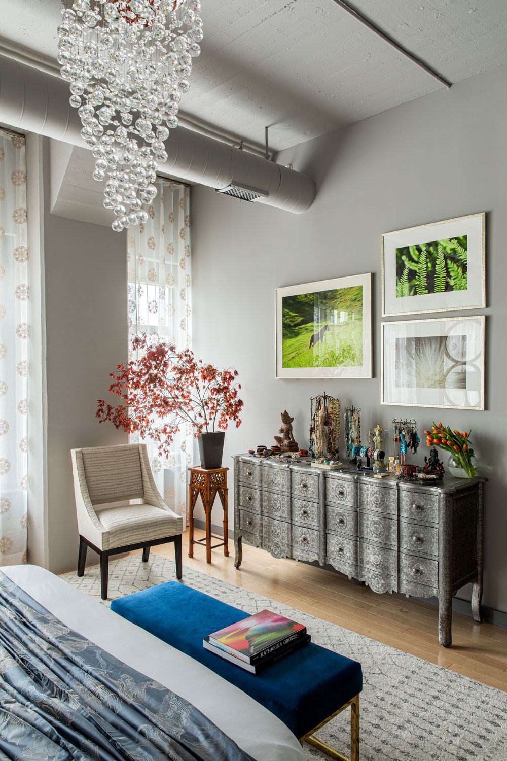 Explore An Art Deco Loft In Boston – It's A Lesson In Open Plan Living