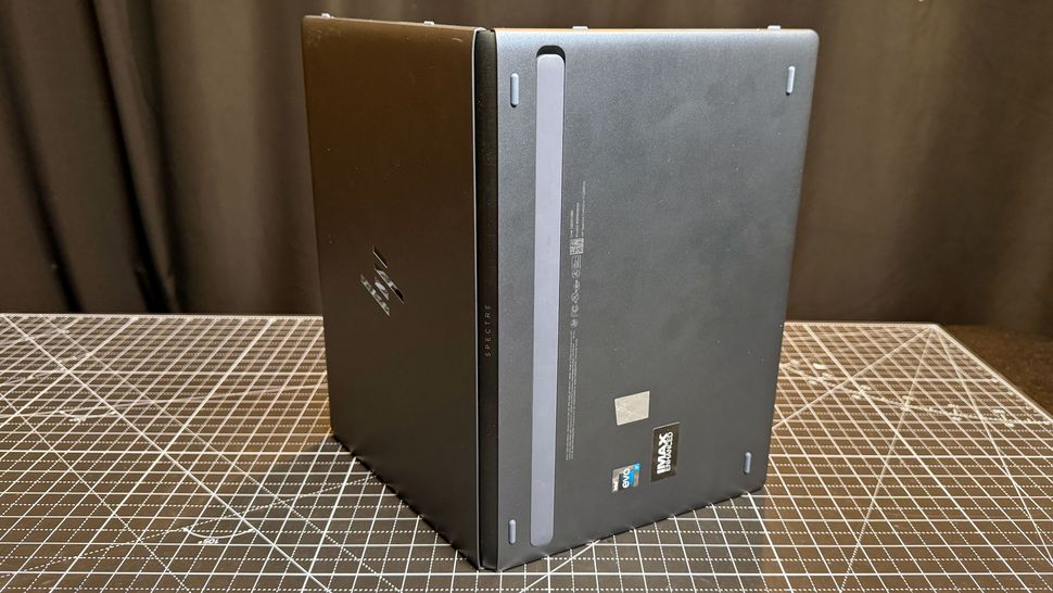 HP Spectre Foldable Review: Best Foldable, but for How Much? | Tom's ...