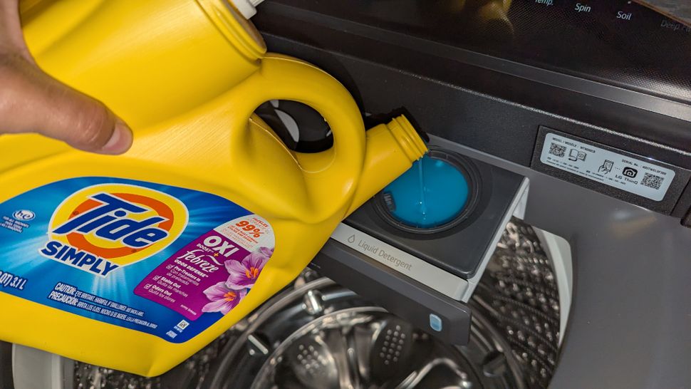 LG WT8600CB 5.5 Cu. Ft. Smart Top Load Washer review | Top Ten Reviews