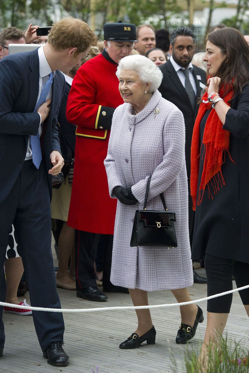 Prince Harry Shows The Queen Around The Chelsea Flower Show | Marie ...