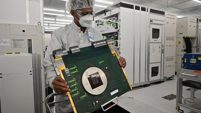 From wafer to your PC: Behind the curtain of some of Intel's most ...