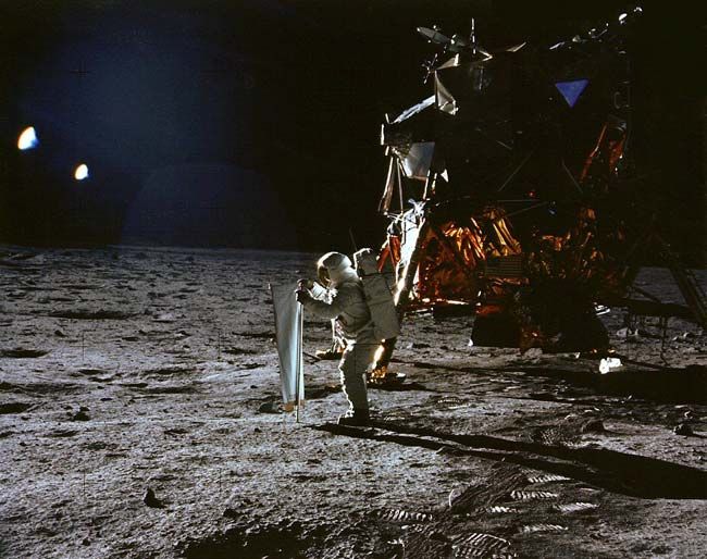 Apollo 11 Moon Landing Pictures | Apollo Missions | Space