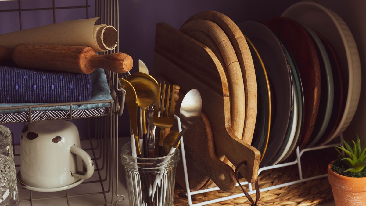 How to clean a wooden cutting board and get rid of stains | Tom's Guide