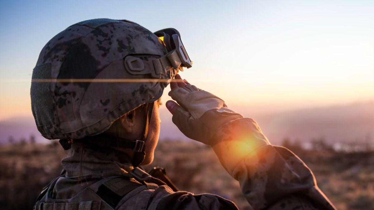 Navy's first female warfare specialist endured hard training | Woman & Home