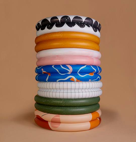 Patterned inflatable paddling pools for making a splash | Wallpaper