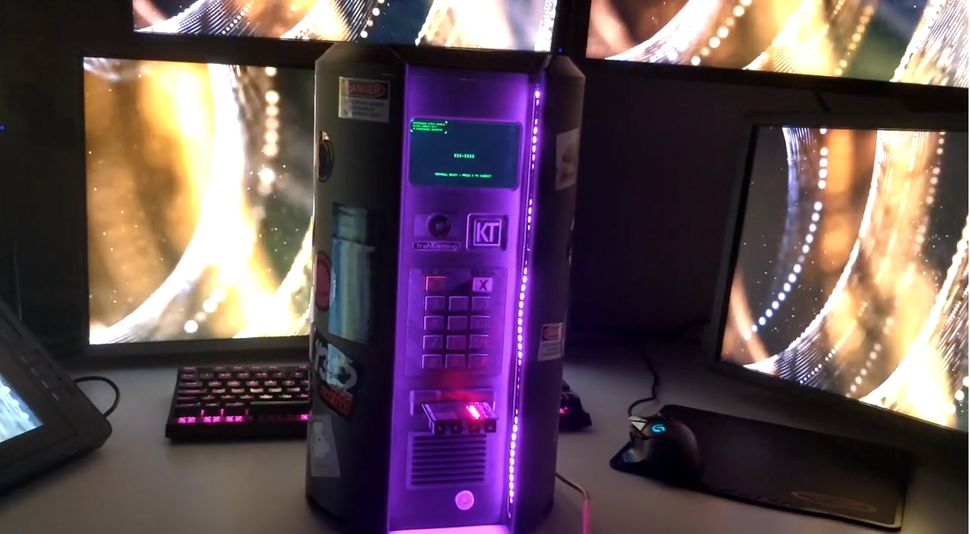 Raspberry Pi Hacker Terminal Inspired by Cyberpunk | Tom's Hardware