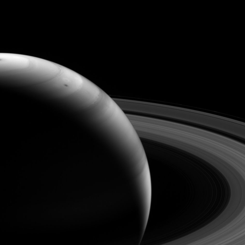 Saturn's Rings and Clouds Dominate Amazing New Photo | Space