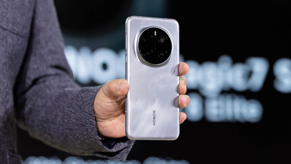 Honor Magic 7 Pro launches with Deepfake Detection and a 200MP ‘Super ...