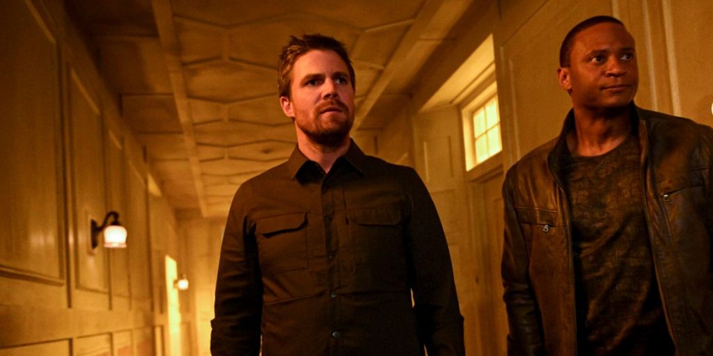 Did Arrow Reveal A Major Betrayal Ahead Of The Crisis On Infinite ...
