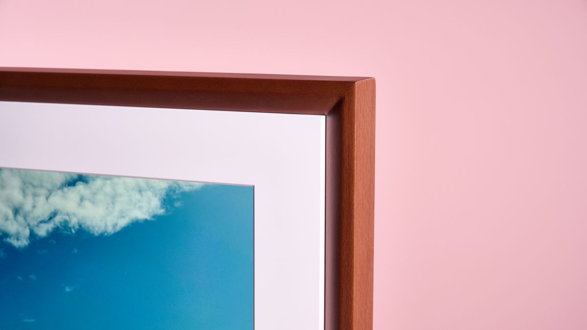 Netgear Meural Canvas II review: a huge-scale digital photo frame with ...