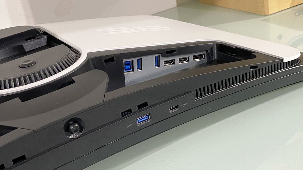 Alienware 32 AW3225QF review | PC Gamer