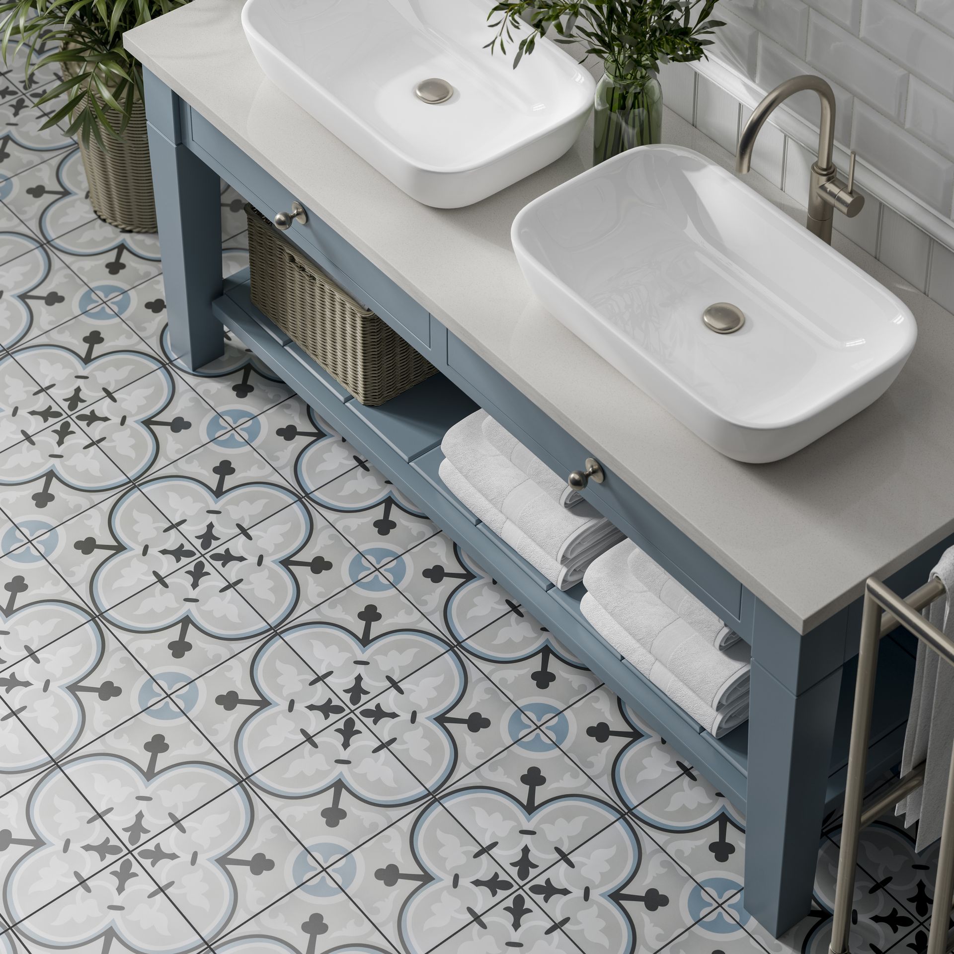 How to choose tiles for a small bathroom | Real Homes