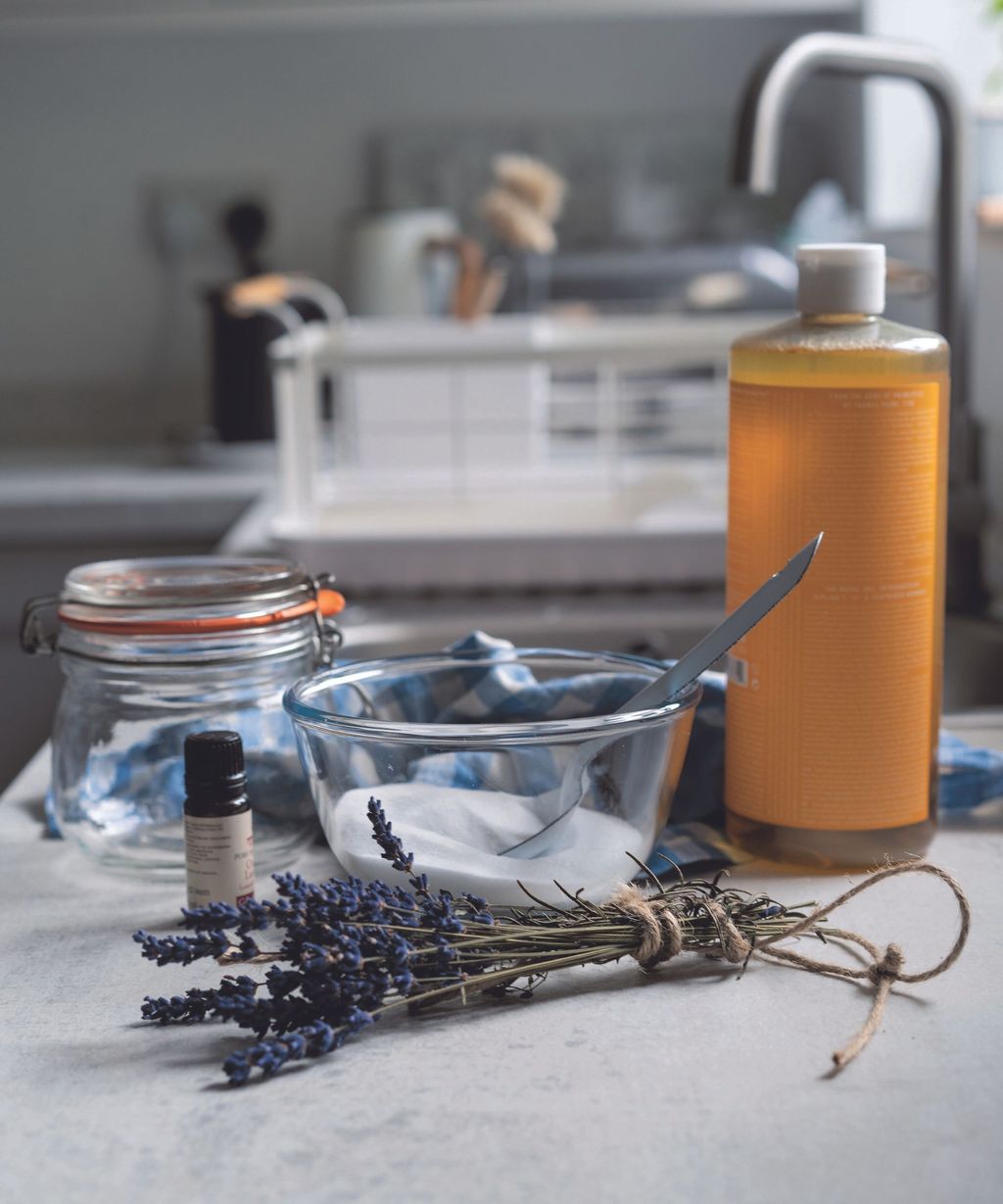 Homemade kitchen cleaner – an easy eco step-by-step | Homes and Gardens