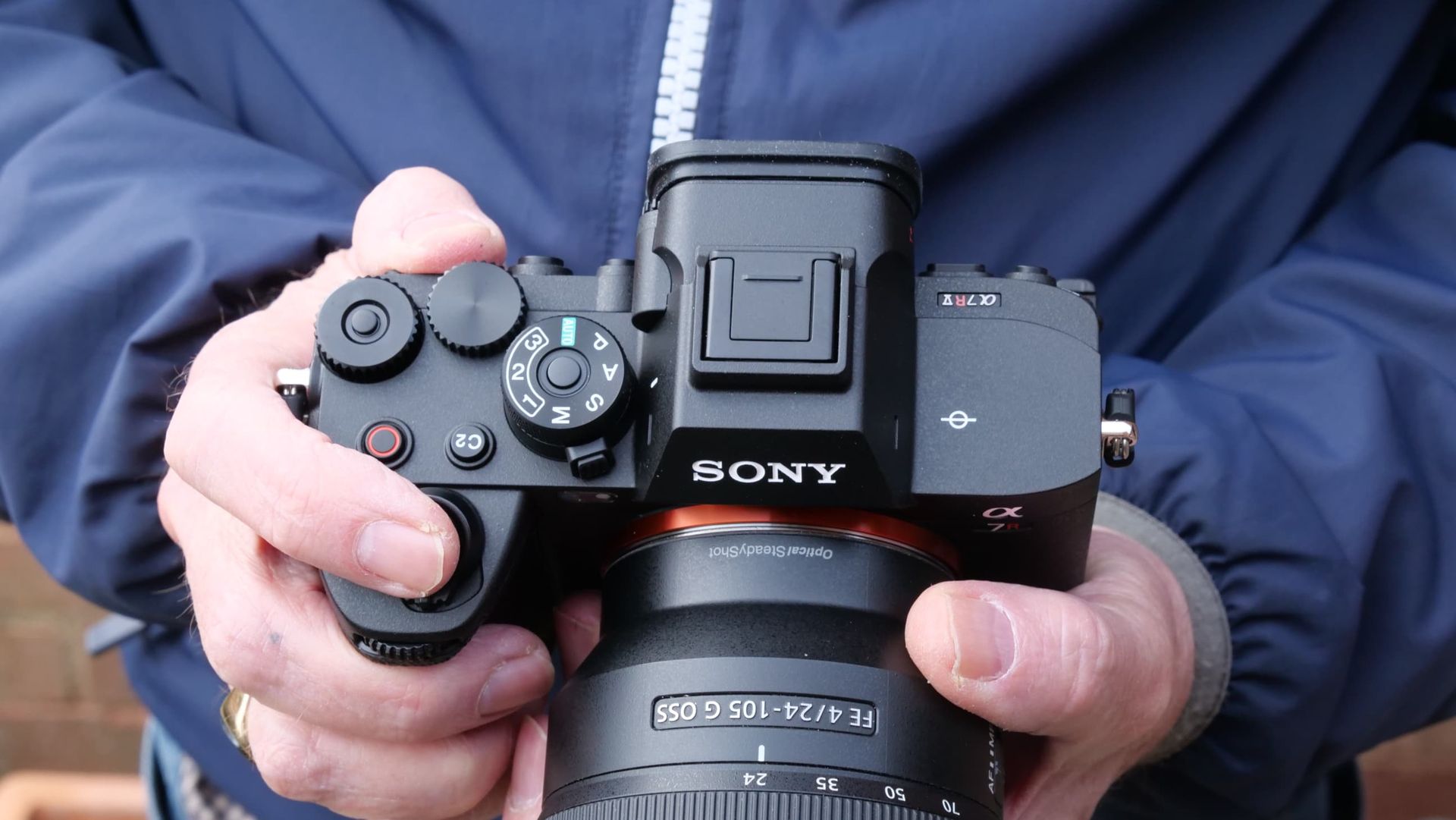 The Sony A7 IV and A7R V just got a major modern overhaul. New firmware ...