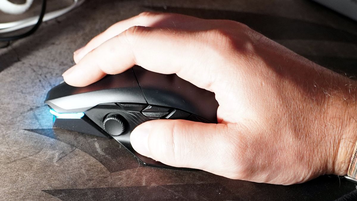 Asus ROG Chakram X Review: Gaming Mouse Potential, Squandered | Tom's ...
