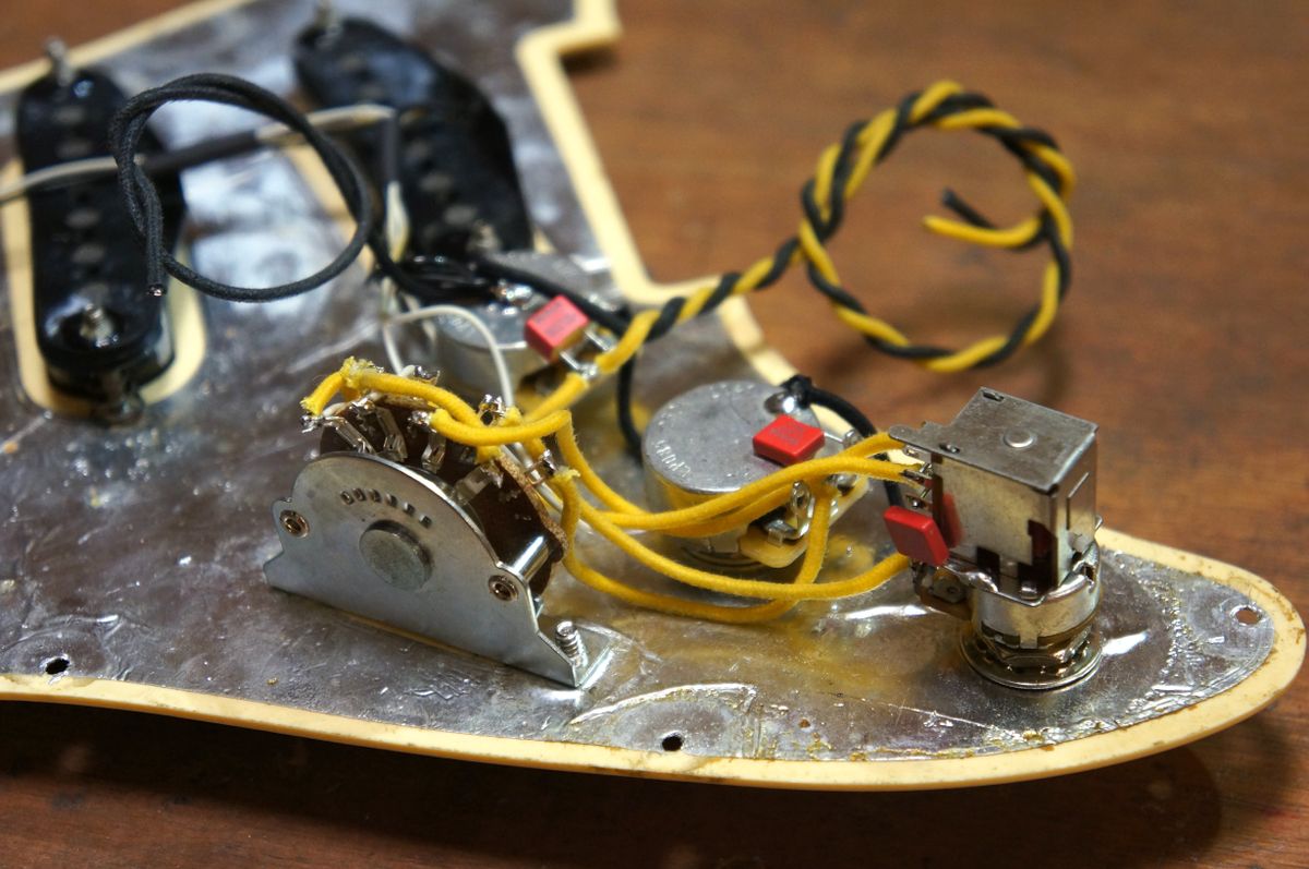 How to mod your Strat to sound like a Tele with a 7-way circuit ...