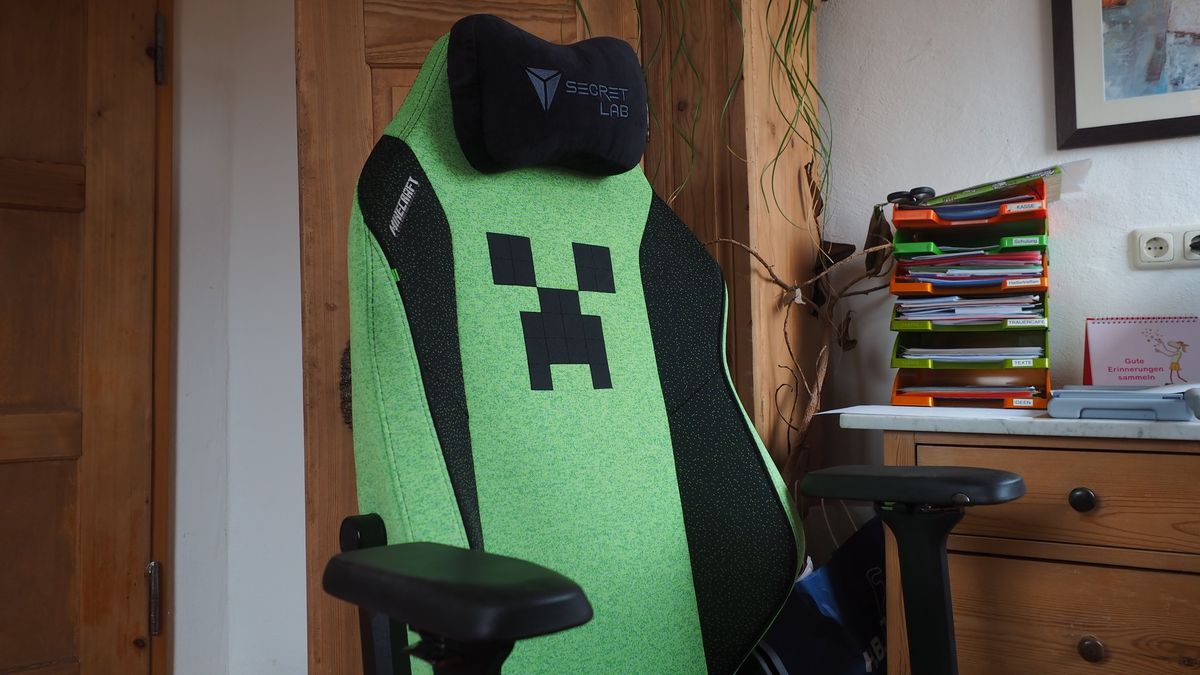 SecretLab Titan Evo 2022 Minecraft chair review: This creeper chair won ...