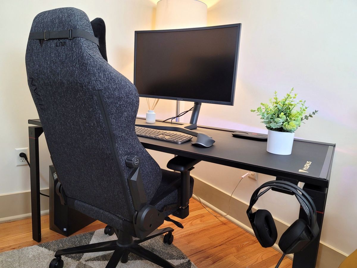 Secretlab Magnus desk review: Metal, magnets, and magnificent cable ...