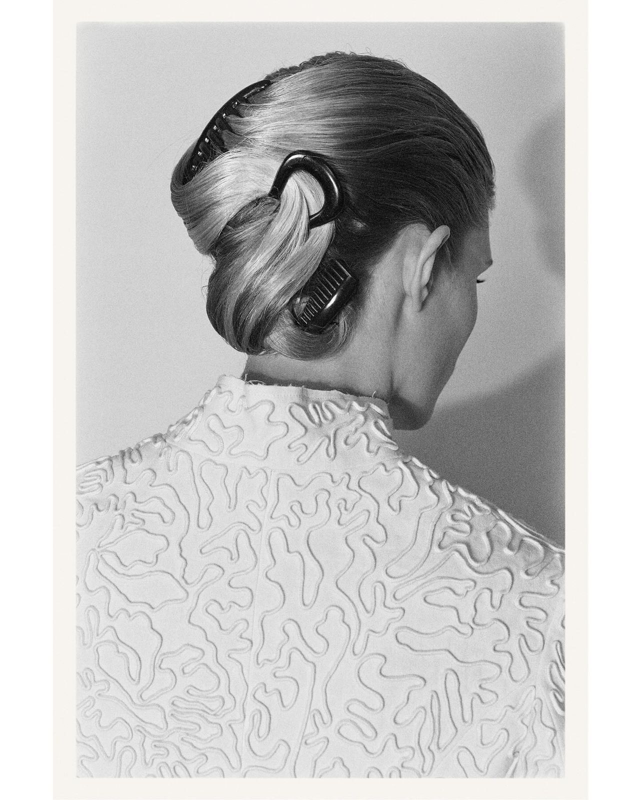 How to Style a French Hair Comb and the Best Ones to Shop | Who What Wear