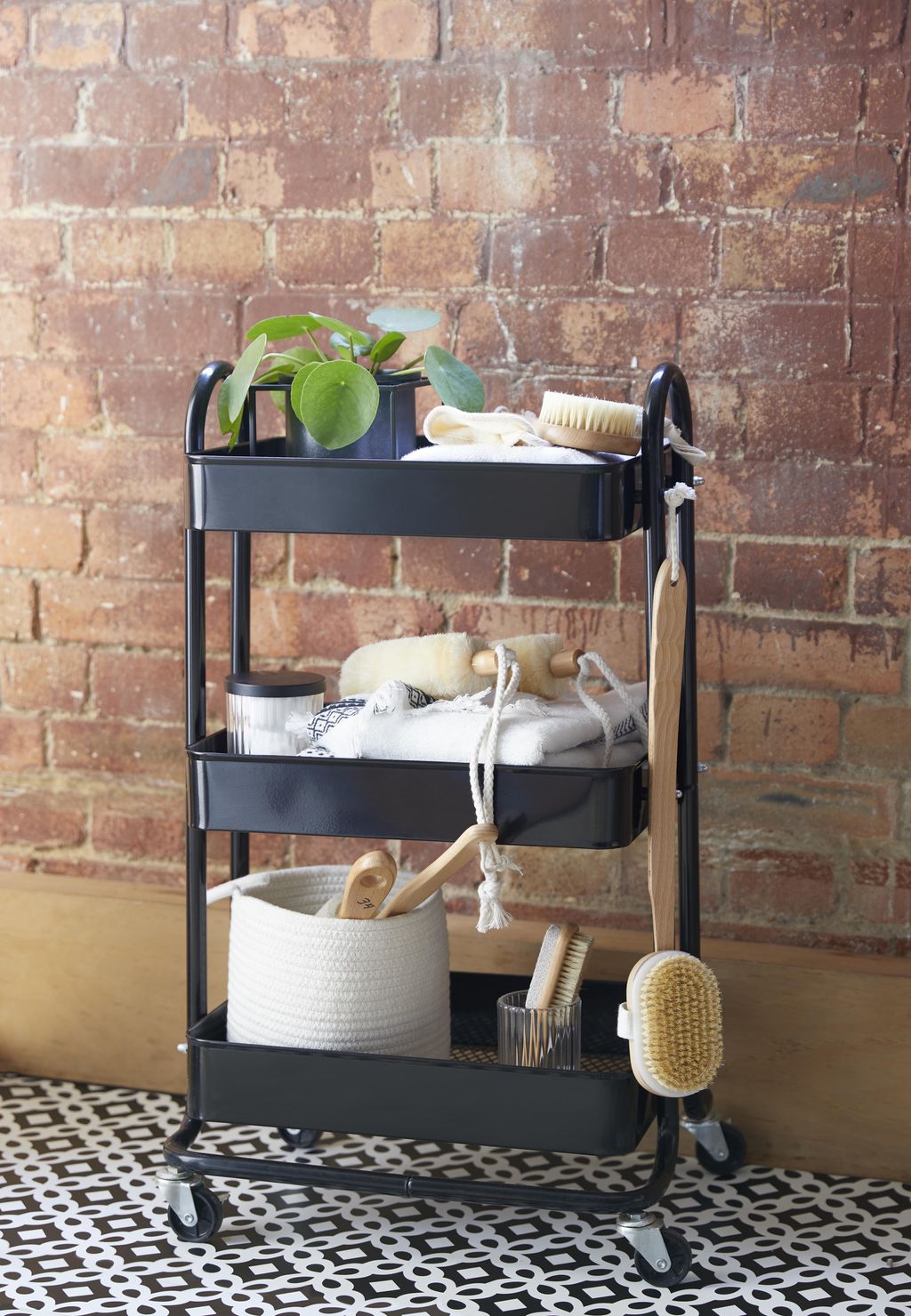 Bathroom storage ideas: 38 sleek solutions for a clear space | Real Homes