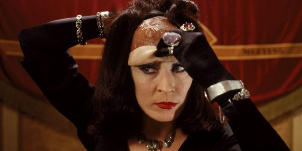The Witches: 8 Cool Behind-The-Scenes Facts About The Anjelica Huston ...