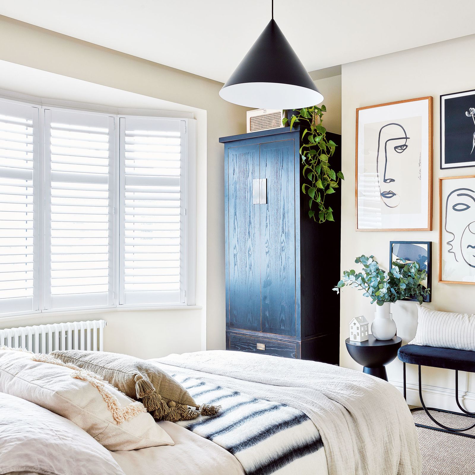 How to keep bugs out of your room: 5 tips experts swear by | Ideal Home