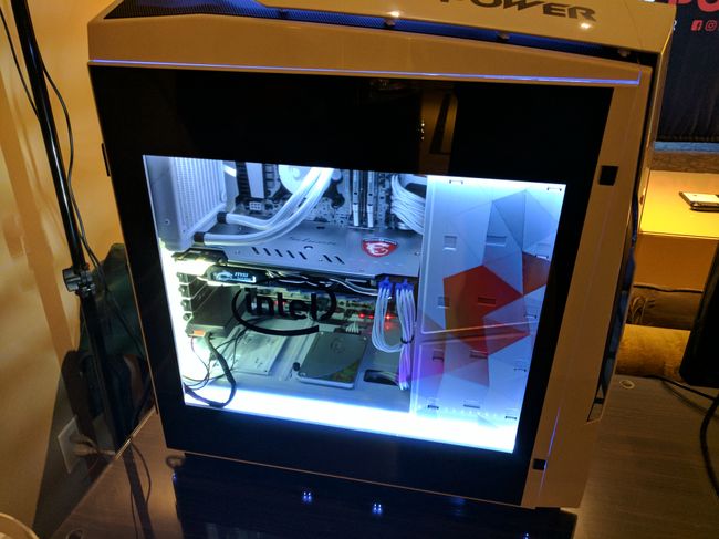 iBuypower’s Project Snowblind Coming To Market With LCD Side Panel ...