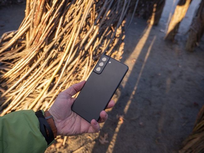 Forget 'Fan Edition' phones; give us more licensed Special Edition ...