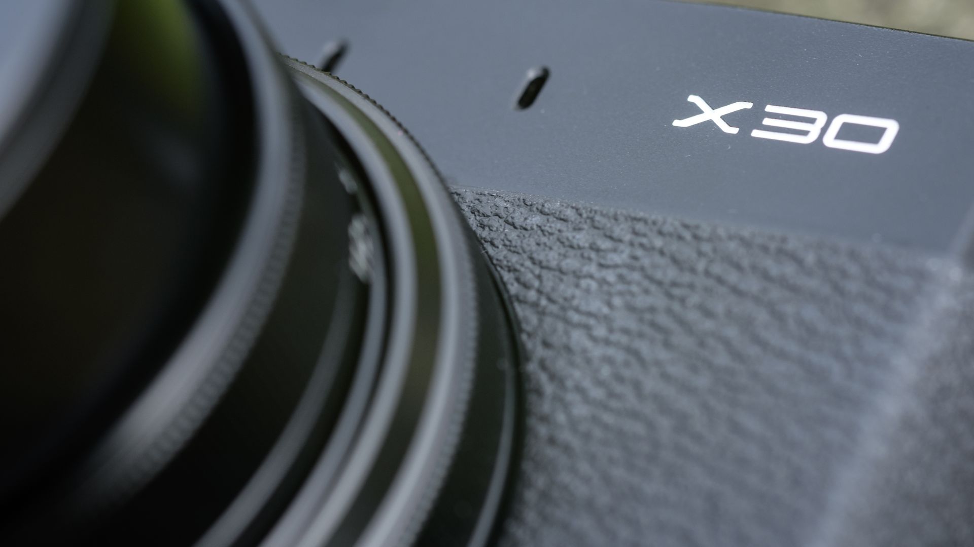 Fujifilm X30 gets a bit bigger and better than the X20 | TechRadar