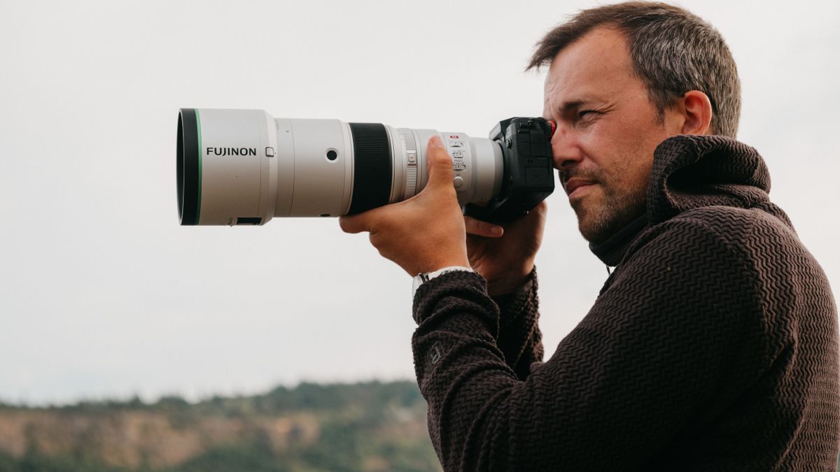 The new Fujifilm XF 500mm f/5.6 makes X-mount a pro sports and wildlife ...