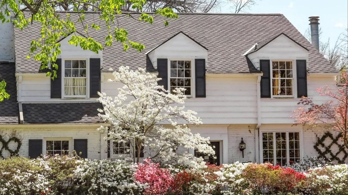 Buying a house in spring: what you need to know | Homes and Gardens