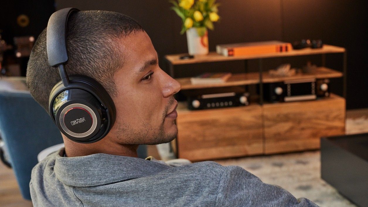 Headphones in the office isn't rude – you're just using them wrong ...