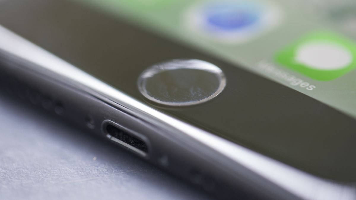 Home button and display - iPhone 7 Plus review - Page 2 | TechRadar
