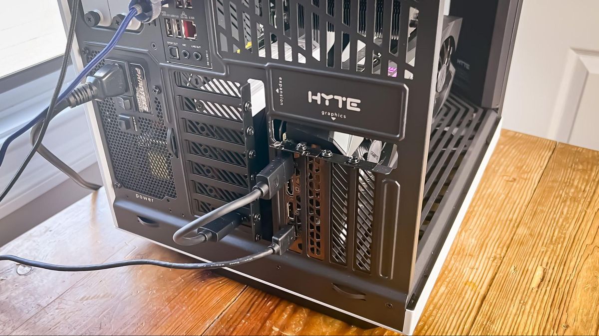 Hyte Y70 Touch Review: World’s First ‘4K’ PC Case? | Tom's Hardware