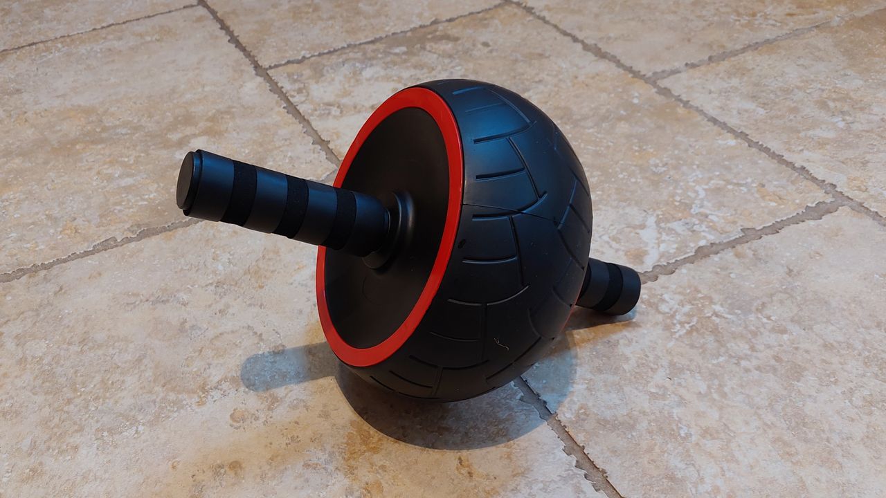 I used an ab roller for a month, and my core is stronger than ever ...