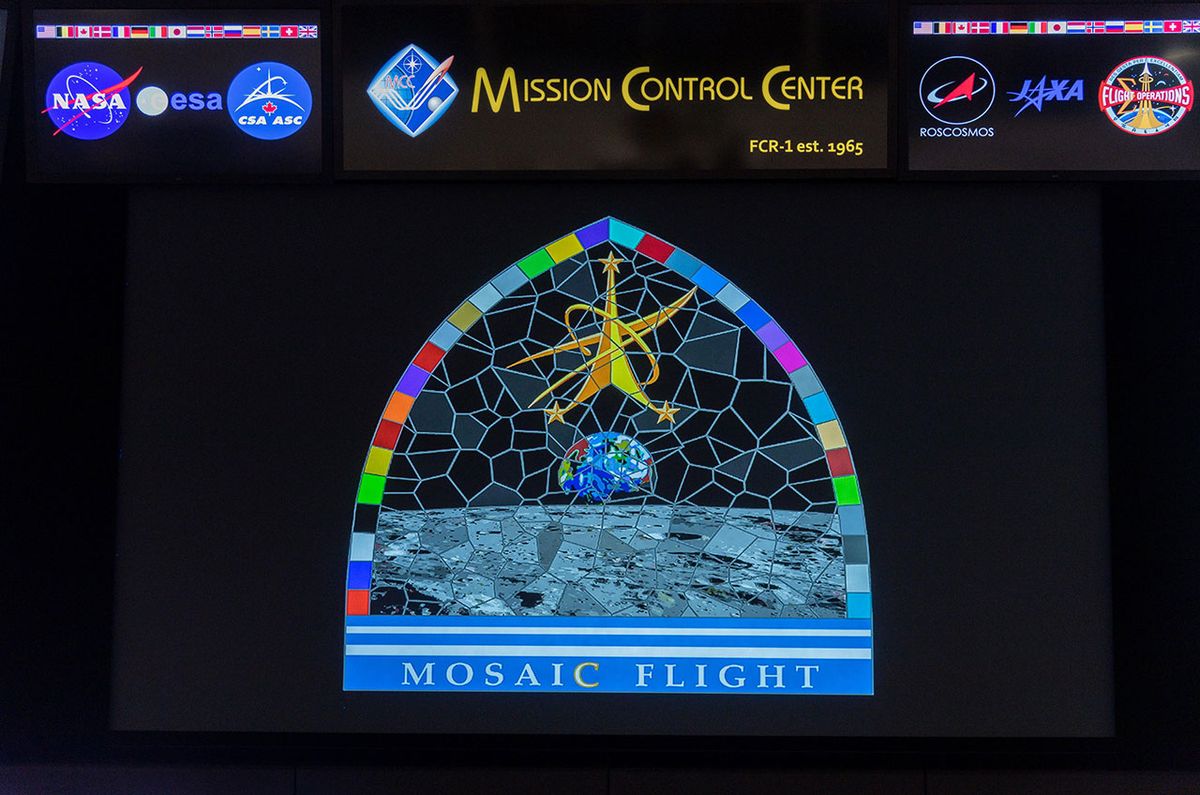 Mosaic Flight: NASA's 100th flight director leads Mission Control | Space