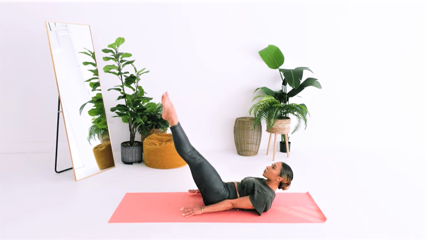 I just did Raven from Love is Blind’s 5-minute Pilates ab workout — and ...