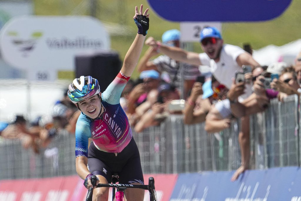 How Neve Bradbury went from teenage Zwift Academy winner to 'world ...