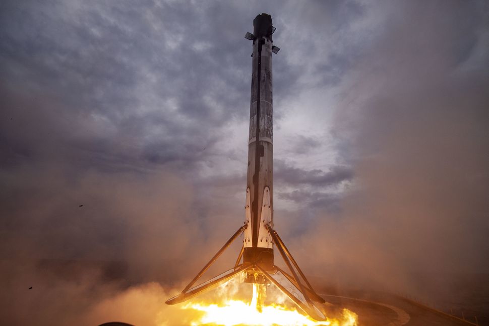 The most amazing photos of SpaceX's historic 1st astronaut launch for ...