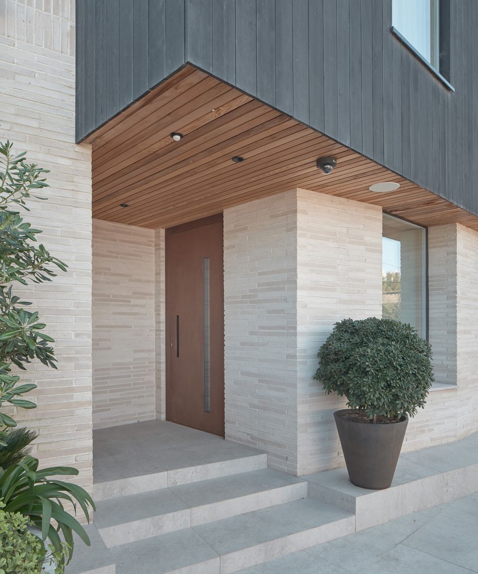 Stylish front door step ideas to up your home's kerb appeal | Homebuilding