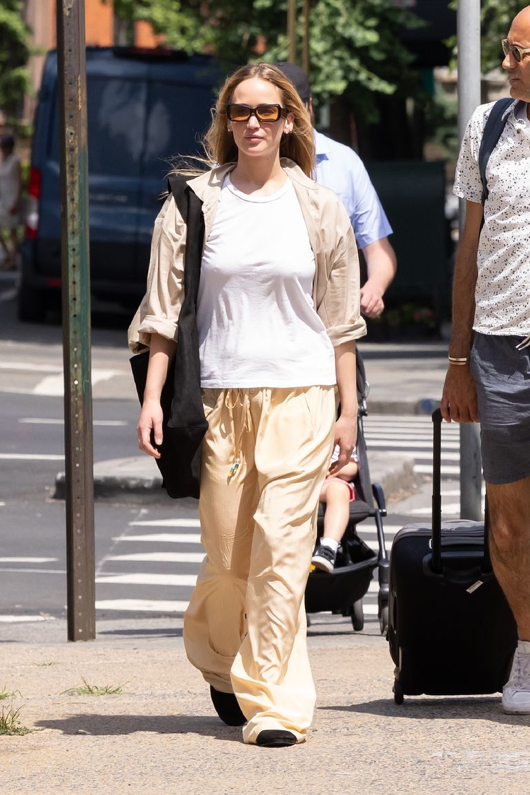 Jennifer Lawrence Keeps Cool in the Parachute Pants Trend and $1,050 ...