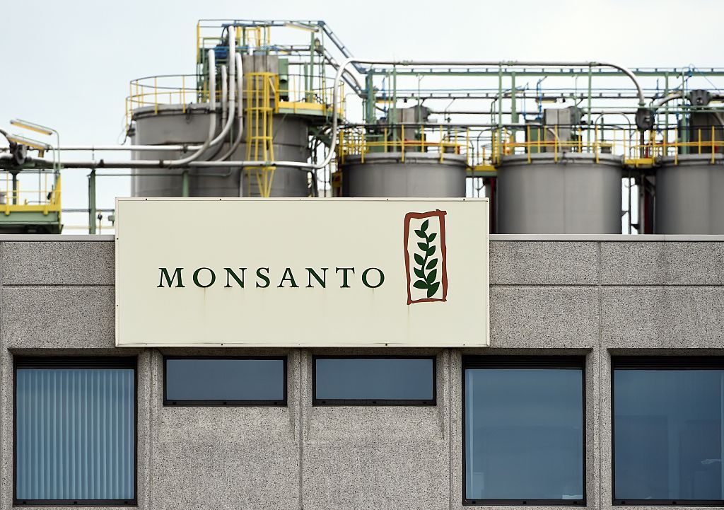 Jury awards $289 million in Monsanto pesticide cancer suit | The Week